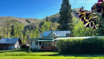 Bungalow Deluxe, 1 cama king-size, não fumadores, vista para a montanha | Roupa de alta qualidade, edredões de penas