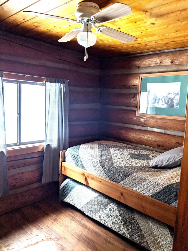 Cozy, Log Cabin, 1 Acre, Large Deck, Rustic, Quiet - Pinetop-Lakeside, AZ