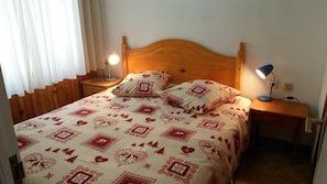 1 quarto, Wi-Fi de cortesia, roupa de cama