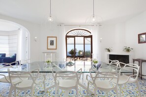 Vila, 5 quartos | Área de estar | TV de tela plana