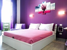 Quarto Triplo, varanda | Minibar, secretária, cortinas/cortinados opacos, quartos insonorizados 