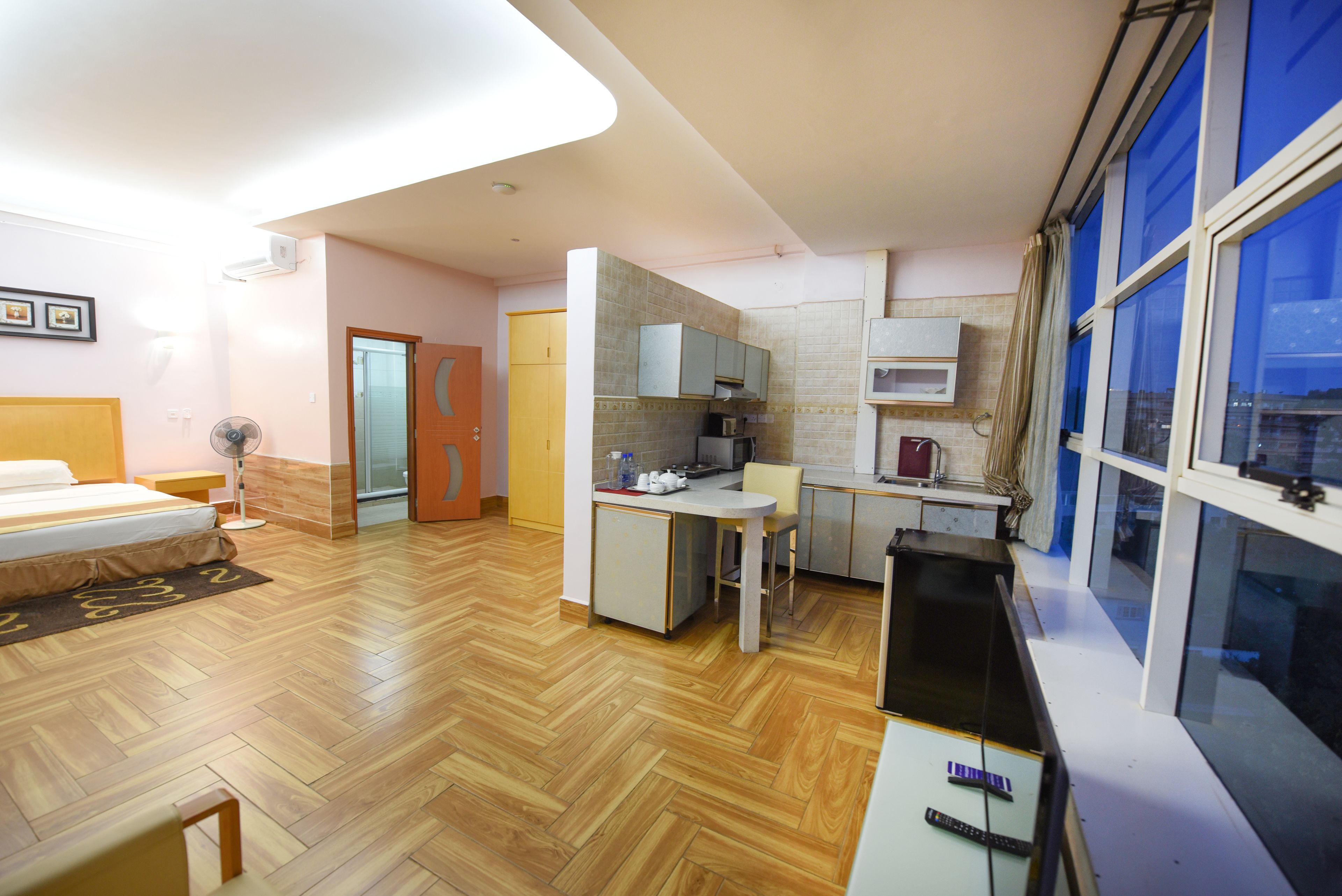 Apartamento executivo, 1 quarto | Frigobar, cofres nos quartos, escrivaninha, cortinas blackout