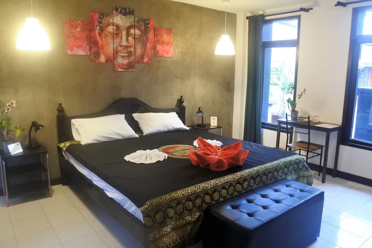 Quarto luxo | Frigobar, cofres nos quartos, escrivaninha, cortinas blackout