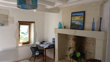 Quarto Duplo (Paisibleue) | Com decoração personalizada, com mobília individualizada, Wi-fi grátis