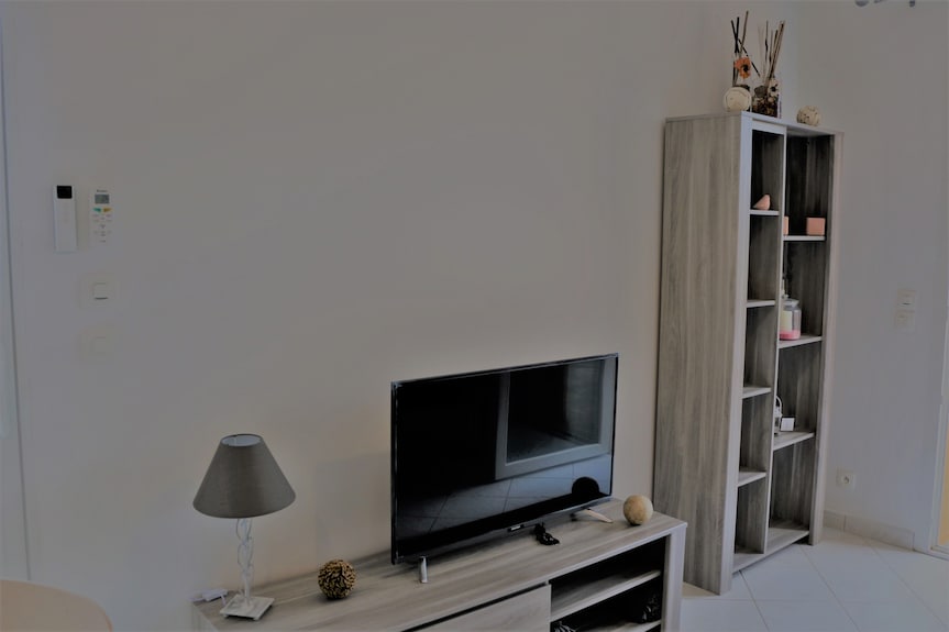 Belle Location, Piscine Chauffée-gardien Dans Propriété Fermée, 2mins Des Plages - Tiuccia