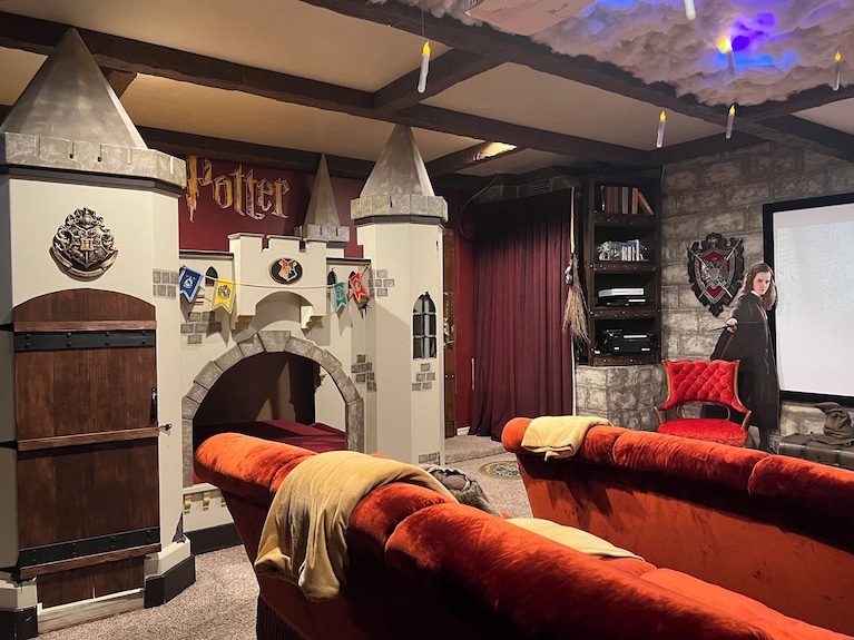 Best House! Harry Potter, Cars, Princesses, Starwars, Avengers. Disney 8-10 Min! - Florida