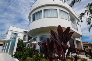 Fachada da propriedade