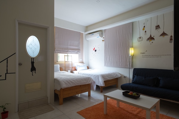 Quarto casal lua de mel, 1 cama King, para não fumantes | Escrivaninha, cortinas blackout, Wi-Fi de cortesia, roupa de cama