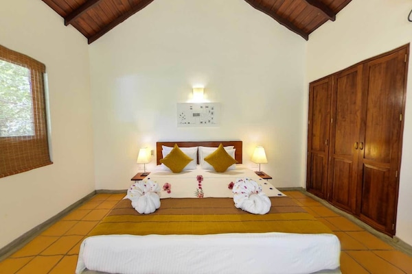 Quarto casal luxo | Frigobar, cofres nos quartos, quartos à prova de som, Wi-Fi de cortesia