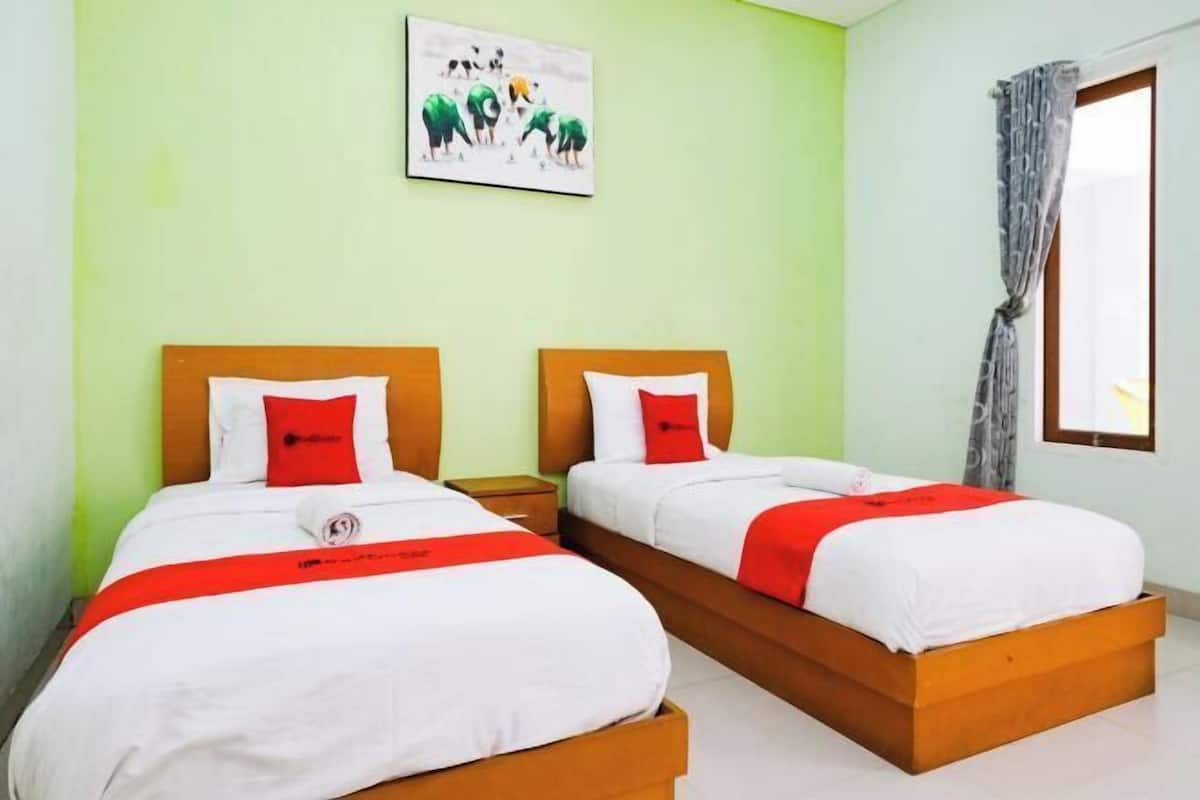 Secretária, Wi-fi grátis, roupa de cama fornecida