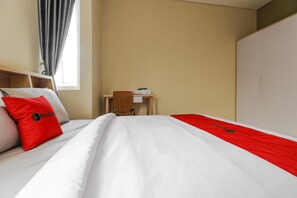 Quarto casal | Escrivaninha, Wi-Fi de cortesia, roupa de cama