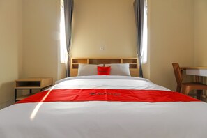 Quarto casal | Escrivaninha, Wi-Fi de cortesia, roupa de cama