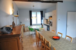 Casa de Campo Comfort, 4 quartos | Refeições no quarto