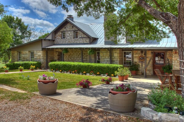 Kuebler Waldrip Haus B&b - New Braunfels, TX