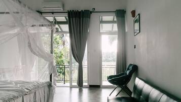 Villa, várias camas, não fumadores | Cofre no quarto, quartos insonorizados, ferro/tábua de engomar