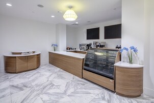 Café da manhã com buffet todos os dias mediante uma taxa