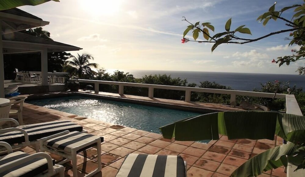 Villa Aislada De 2 Dormitorios Con Impresionantes Vistas Sobre El Mar Caribe - Montserrat