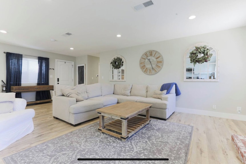 Heated Spa, Weekday Discounts, Cul-de-sac! Newly Remodeled Farmhouse Home! - Camarillo, CA