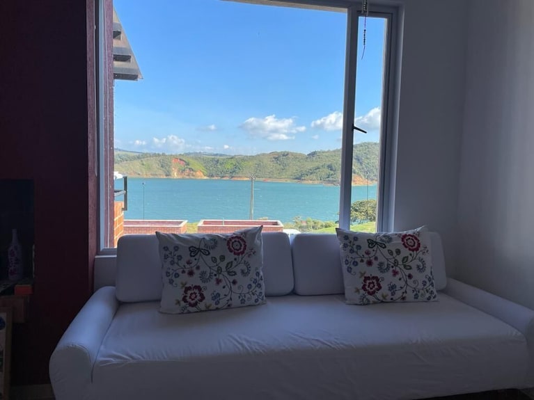 Villa De Lujo Frente Al Lago Calima - Huila