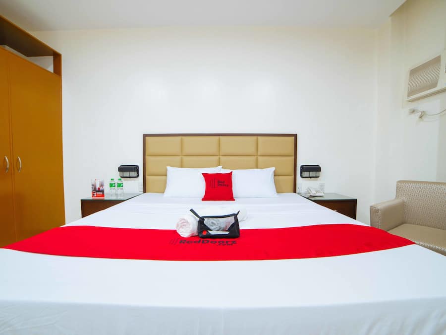 Quarto casal | Escrivaninha, Wi-Fi de cortesia, roupa de cama