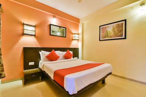 Oyo 2333 Aananda Hotel - Goa