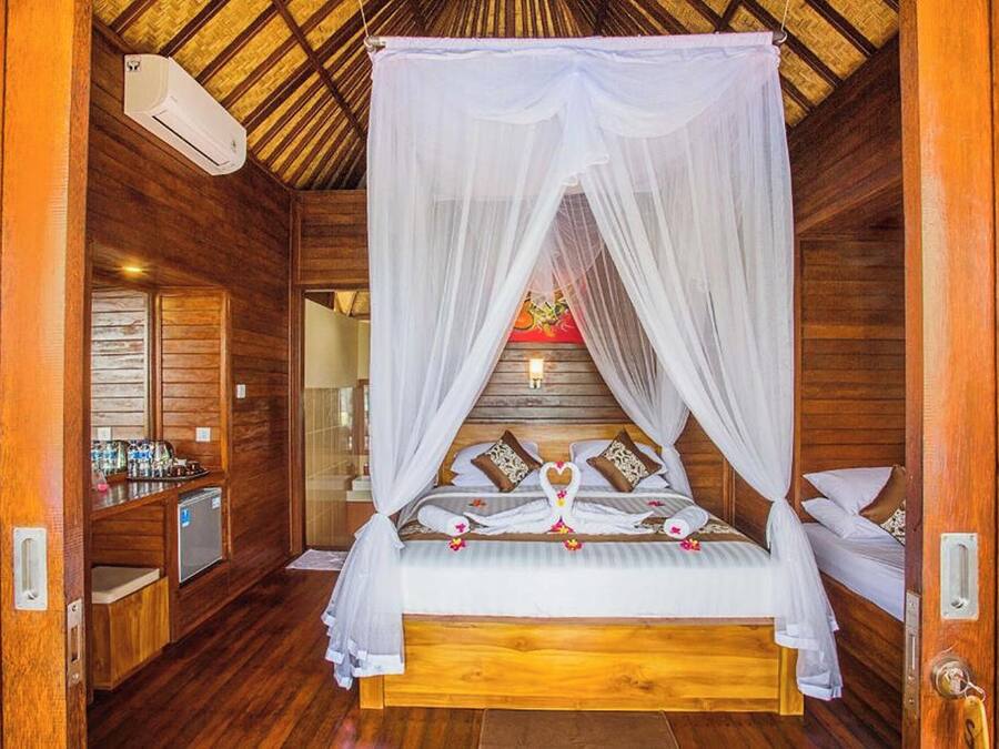 Quarto luxo, acesso à piscina, vista para o mar | 1 quarto, frigobar, cortinas blackout, Wi-Fi de cortesia