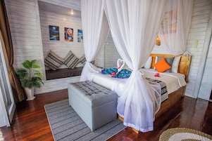 Quarto luxo, acesso à piscina, vista para o mar | 1 quarto, frigobar, cofres nos quartos, escrivaninha