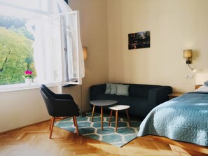 Apartamento Cidade, não fumadores, Vista para a cidade | 2 quartos, com decoração personalizada, com mobília individualizada 