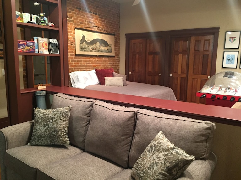 Night Owl 5n Downtown W / Parking - Arkansas