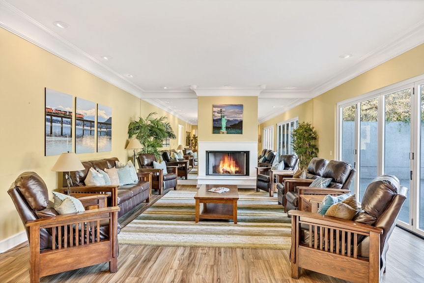 Unique Sandpoint Property With Hot Tub Near Schweitzer Mountain - Lake Ponderay, Ponderay