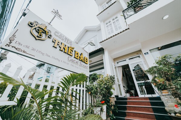 Entrada do alojamento