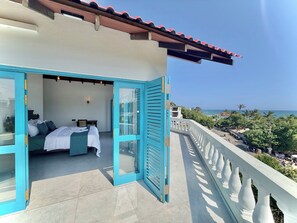 Suite-Estúdio Deluxe, 1 cama king-size, ar condicionado, vista para o oceano | Terraço/pátio interior