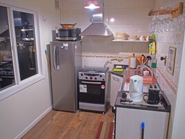 Cabana, várias camas, para não fumantes | Cozinha privada | Geladeira, micro-ondas, fogão, cooktop