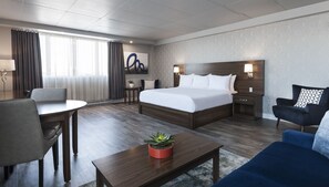 Loft Superior, 1 cama king-size e sofá-cama | Roupa de alta qualidade, minibar, secretária 