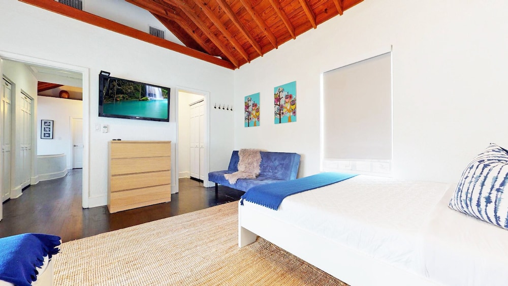 Diamond Great Villa For Large Groups In The Heart Of South Beach! - Miami, FL