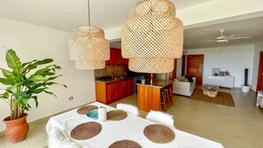 Apartamento Familiar, 2 quartos, vista para o oceano | Cozinha privada | Liquidificador, Produtos de limpeza