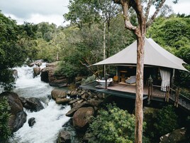 Tenda (Waterfall) | Minibar, cofre com capacidade para portátil 