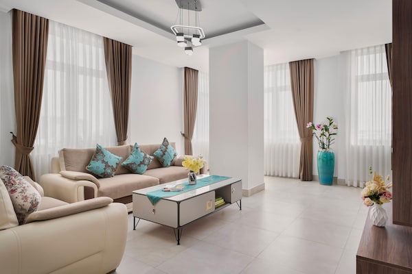 Queen Mansion - Phnom Penh