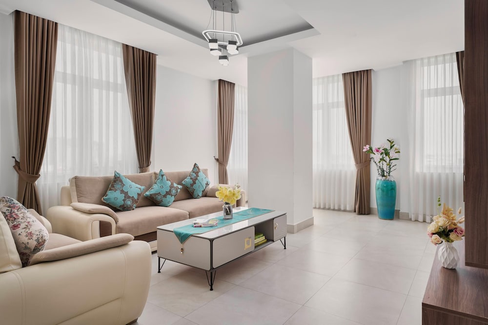 Queen Mansion - Phnom Penh