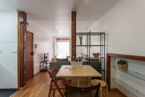 Apartamento, 1 quarto (1E) | Refeições no quarto
