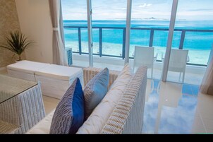 Suite | Sala de estar | TV de ecrã plano 