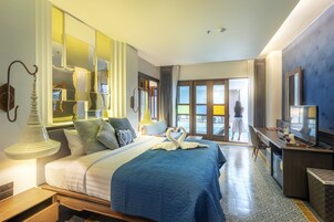 Jacuzzi Pool Access | Lençóis de algodão egípcio, roupa de alta qualidade, minibar 