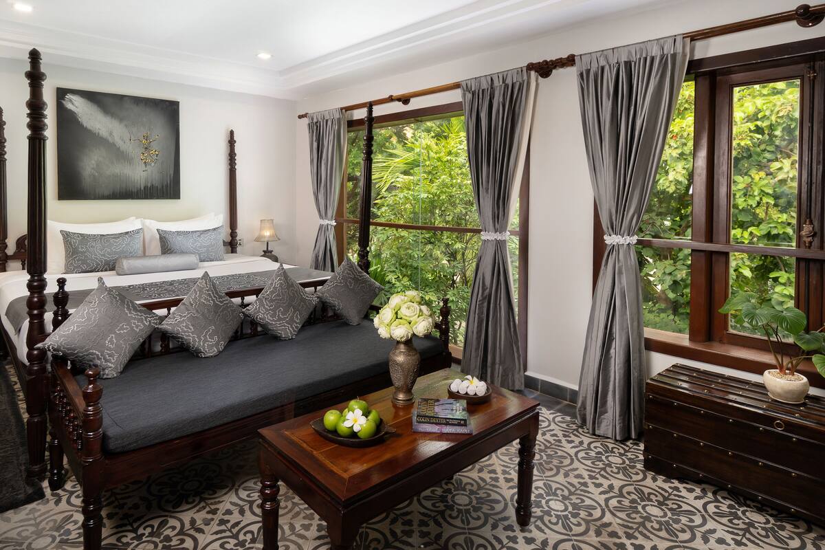 Historical Honeymoon Suite + Daily Afternoon Tea | Lençóis de algodão egípcio, roupa de alta qualidade, edredões de penas 