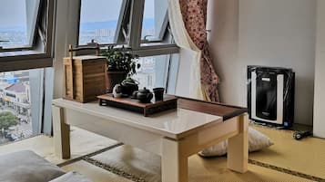 Apartamento, 1 quarto | Secretária, cortinas/cortinados opacos, camas desdobráveis