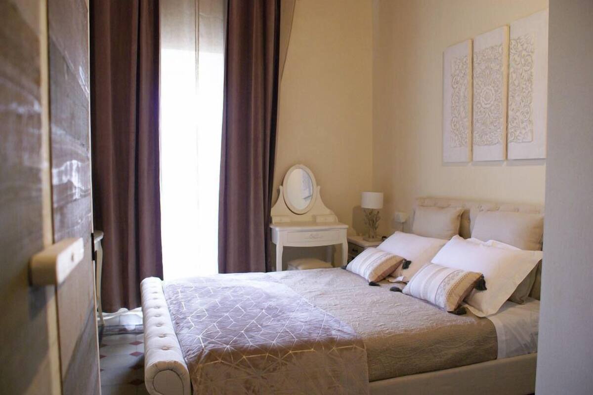 Quarto Duplo Standard, 1 cama king-size, casa de banho privativa | Lençóis de algodão egípcio, roupa de alta qualidade 