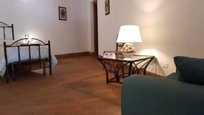 Quarto casal ou duplo luxo | Escrivaninha, berços grátis, camas extras/dobráveis (sobretaxa)