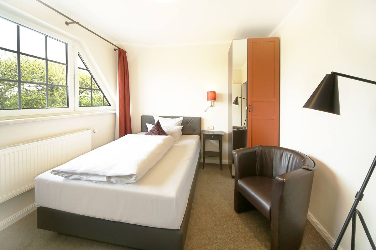 Quarto Individual (Landhaus) | Roupa de alta qualidade, edredões de penas 