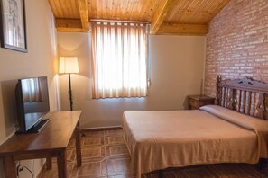 Edredões de penas, com mobília individualizada, secretária 