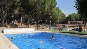 Piscina externa sazonal