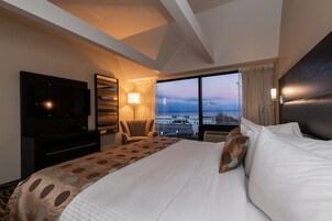 Suite Comfort, 1 cama king-size | Roupa de alta qualidade, com mobília individualizada, secretária 